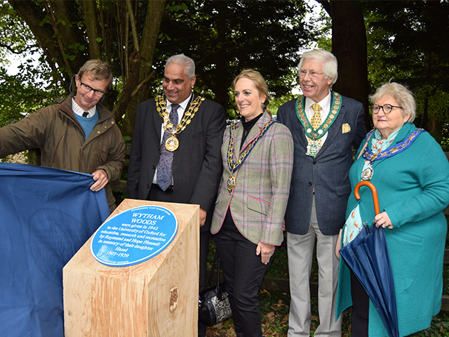 Blue plaque unveiled at Wytham Woods | Wytham Woods